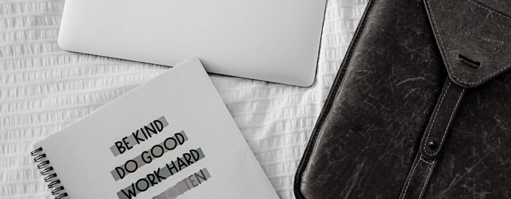 Mia Botha – I help writers.